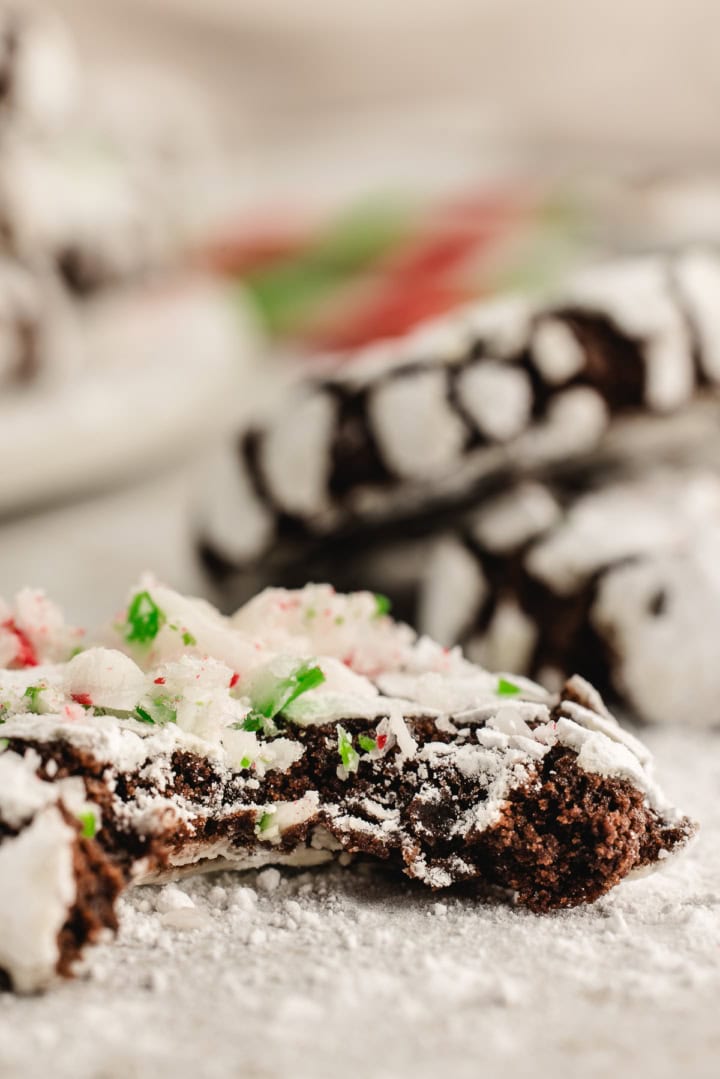 Chocolate Peppermint Crinkle Cookies - Seasonal Cravings