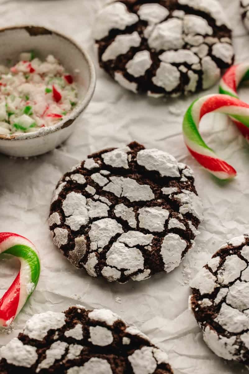 Chocolate Peppermint Crinkle Cookies - Seasonal Cravings