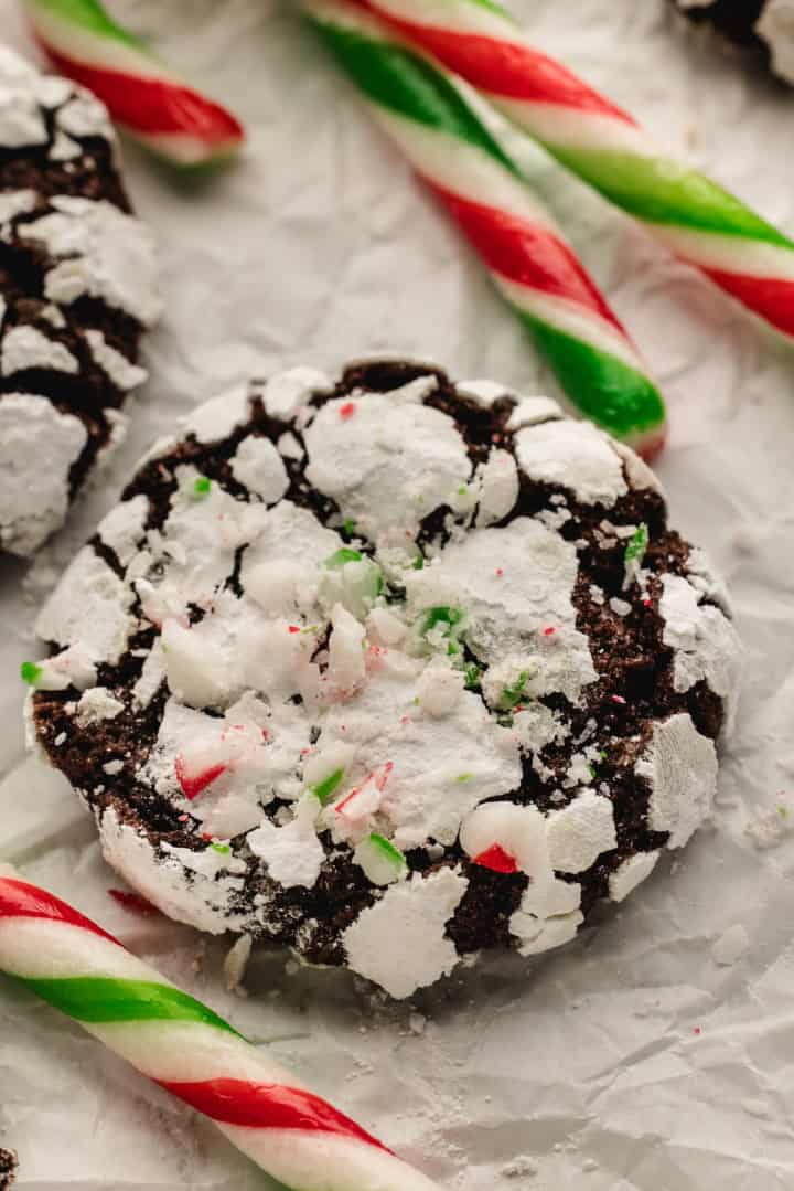 Chocolate Peppermint Crinkle Cookies - Seasonal Cravings